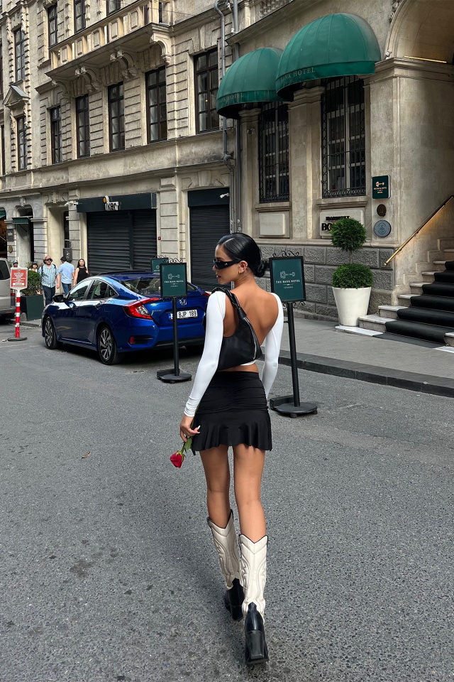 Yeni Sezon Siyah Etek Modelleri ve Fiyatları - EYYO